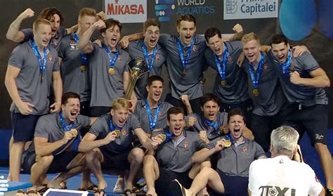 A címvédő szerbeket verve világbajnok az U20 as férfi magyar vízilabda