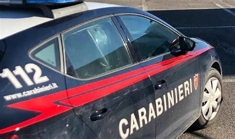Brindisi Uomo Di 72 Anni Tenta Di Uccidere La Moglie A Coltellate Poi