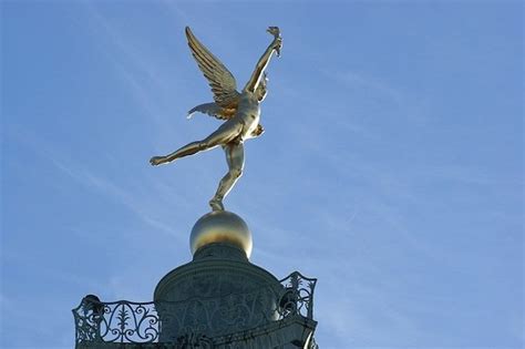 La Plaza de la Bastilla en París