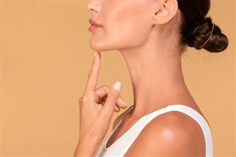 Cómo prevenir las arrugas en el cuello y el escote Multiestetica