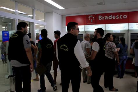 Procon Manaus Realiza Opera O Ap S Den Ncia Da Lei Das Filas E Tr S
