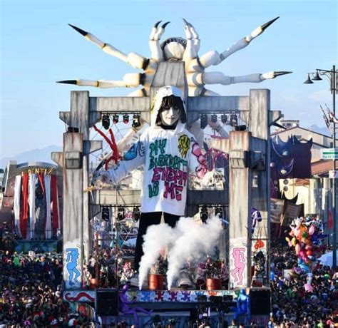 Carnevale Viareggio Vince Il Carro Va Dove Ti Porta Il Cuore