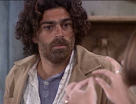 Petruchio expulsa Januário da fazenda em O Cravo e a Rosa