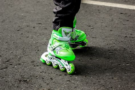 7 dicas para aprender a andar de patins por conta própria Oxer Brasil