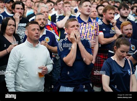Les fans écossais au FanPark de l Euro 2024 au Baad de Glasgow