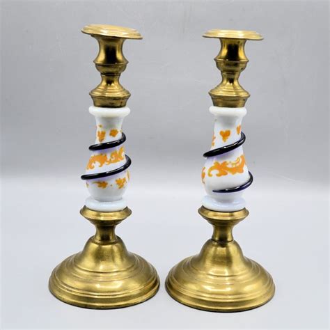 0932 Paar Biedermeier Kerzenständer Messing Opalglas Auktionshaus