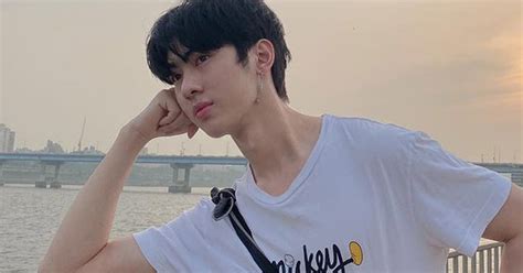 Trai P H N Qu C Nh Ng Ng I Sao Nh Cao Khi N Fan Vi T I U Ng