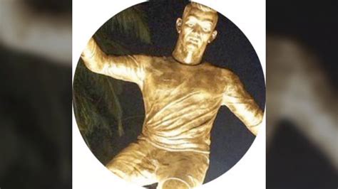 Christiano Ronaldo Statue In India Video Dailymotion