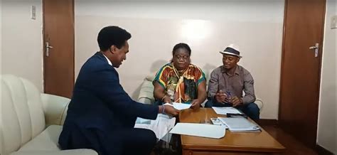 Ven Ncio Mondlane Submete Candidatura Presid Ncia Da Renamo