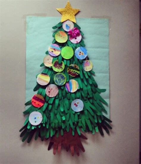 Arbol de navidad hecho con manitas de niñxs D Manualidades Arbol de