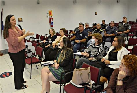 Servidores de Volta Redonda recebem capacitação para acolhimento às