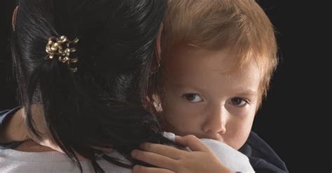 Mãe perde guarda do filho de 8 anos por falar mal do pai