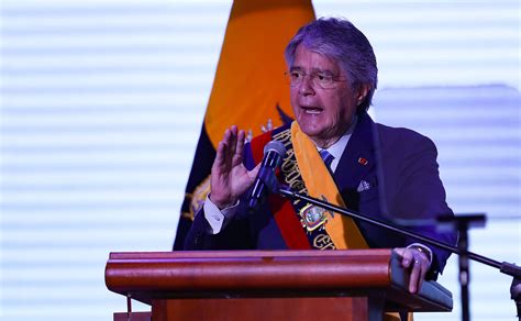 Guillermo Lasso recuerda que hace un año firmó el decreto de la muerte