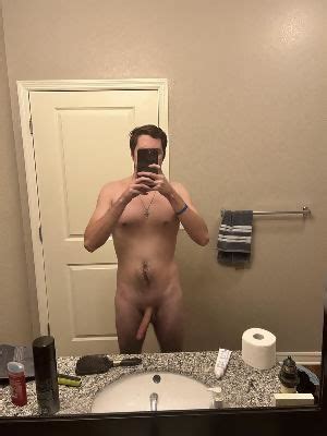 PornPic XXX M Do I Look Okay Naked