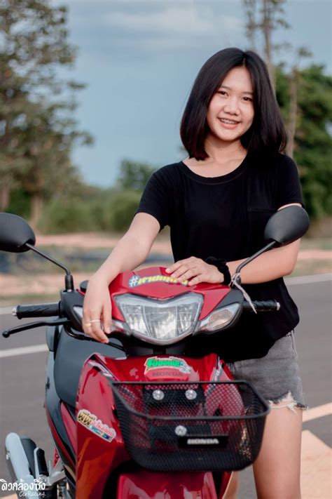 Bộ ảnh cô gái ngây thơ và chiếc xe độ hung hãn 2banh vn