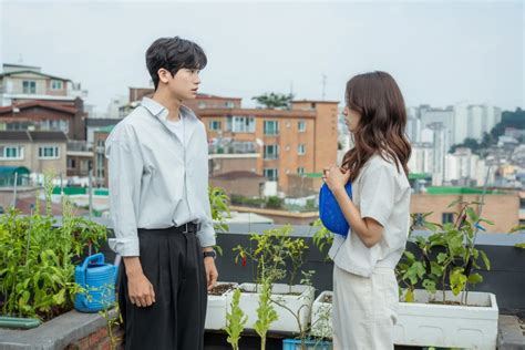 Park Hyung Sik And Park Shin Hye Share An Awkward Encounter As Exes In