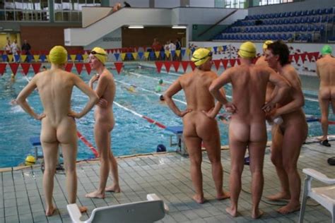 Nude Meeting TubeZZZ Porn Photos