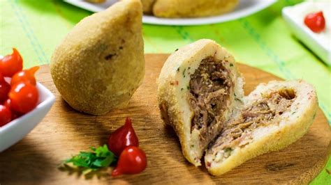 Coxinha de Mandioca Costelinha Suína 23 05 2013 UOL Estilo de vida