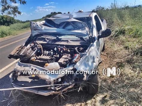 Grave acidente deixa dois feridos na MGC 462 em Patrocínio Módulo FM