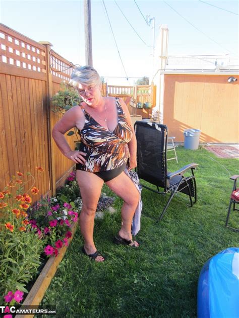 Fatty Mature Granny Girdle Goddess Peels To Enjoy Wading Pool Skinny