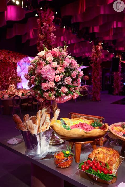 Foto Festa dos 15 anos de Rafaella Justus teve variado cardápio