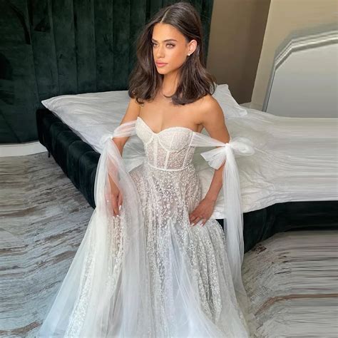 Sevintage Robe De Mariée En Dentelle Moderne Épaules Dénudées Coupe