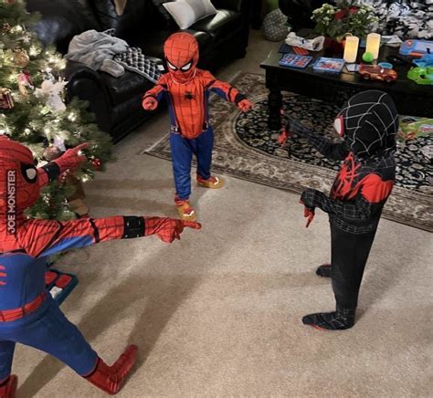 Dzieci chciały stroje Spidermana i wyszedł nam mem Joe Monster