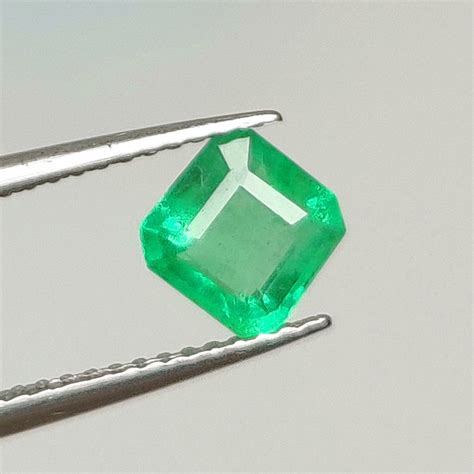 1 Pcs Green Emerald 0 92 Ct Catawiki
