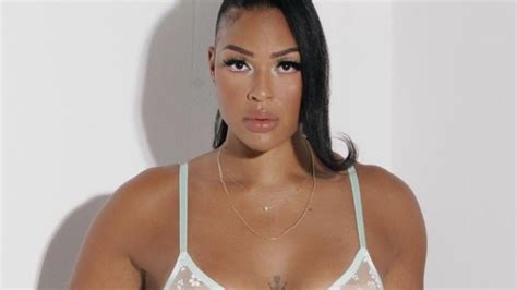 Basketball News Liz Cambage Onlyfans Jokes About Racy Content