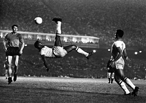 Pelé no dicionário entenda o significado do novo adjetivo da Língua