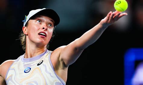WTA Dubaj 2023 finał kiedy gra Świątek O której godzinie gdzie oglądać