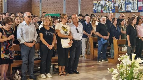 Foggia l intera città all ultimo saluto per Ilaria e Nicola morti