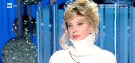 Chi è Dalila Di Lazzaro l attrice ospite a Oggi è un altro giorno