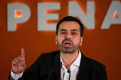 Álvarez Máynez denuncia a AMLO ante el INE por presuntos actos