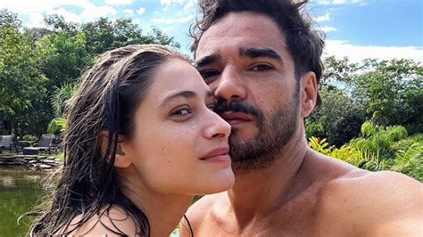Luisa Arraes esposa de Caio Blat é flagrada aos beijos filho de