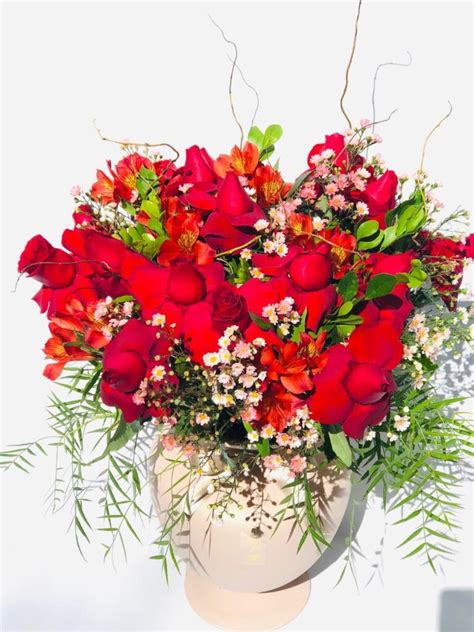 Arranjo Esplendor Rosas Colombianas e Astromélias Internacional Flores
