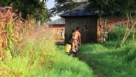 THIS IS LIFE IN MOZAMBIQUE Traditions People Dangers Threatened