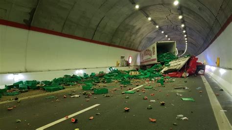 Terribile Incidente Sulla Salerno Reggio Calabria TIR Tampona Si