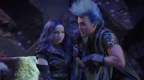 Pin By Allie Greenlee On Disney Decnedants 3 Burlesque Movie Disney