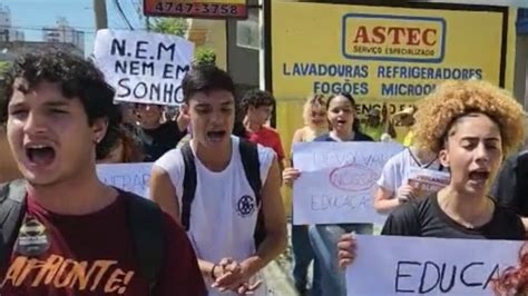 Estudantes e professores do Alto Tietê protestam contra a reforma do