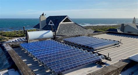 Los Tubos De Vac O Solares Que Producen Electricidad Y Calor Al Mismo