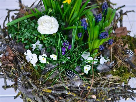 Osterdeko DIY Erstelle dein XXL Nest aus Zweigen und Frühlingsblumen