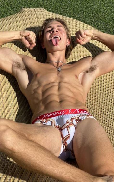 Fantastic Crotch Bulge Houtex2019
