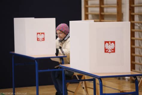 Wybory samorządowe 2024 Zawieszone rozmowy o koalicji Lewicy Partii