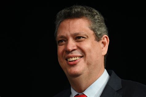 José Múcio Monteiro é confirmado por Lula como ministro da Defesa