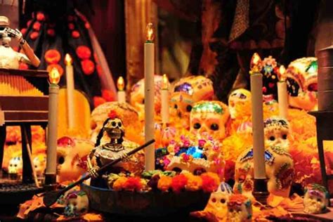 Altar de Muertos Qué significan escalones y 16 elementos