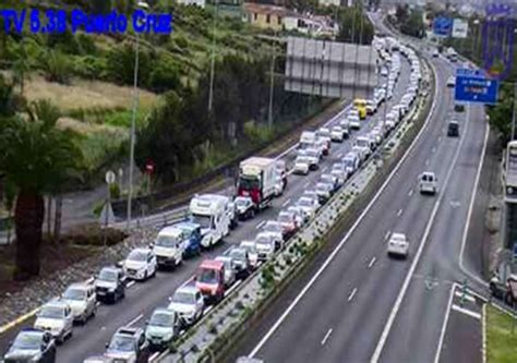 Cuatro heridos en el accidente múltiple que colapsó la autopista TF 5 a