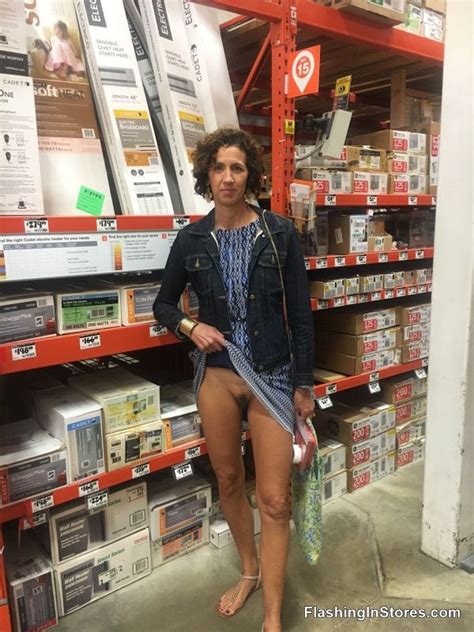 Accidentally Exposing Pussy Shoe Store