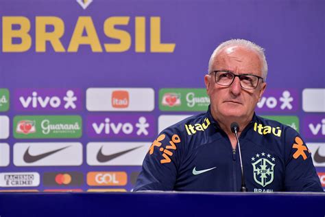 Dorival J Nior Faz Primeira Convoca O Da Sele O Brasileira