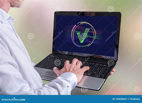 Concepto De La Validaci N En Un Ordenador Port Til Imagen De Archivo